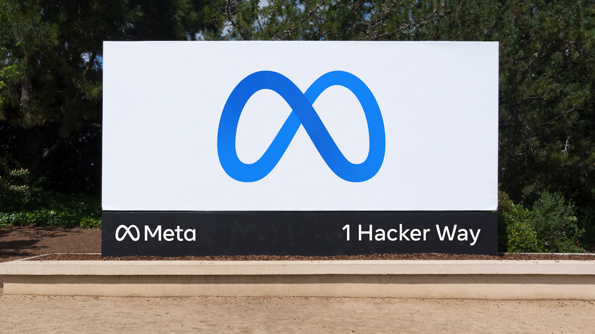 Meta's Next Headset is Reportedly Thin, Powerful & Uses a Puck-style ...